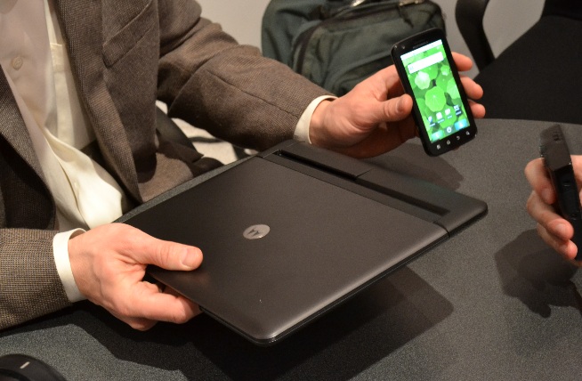 Vodafone a lansat opțiunea Internet Combo pentru telefon și laptop ...