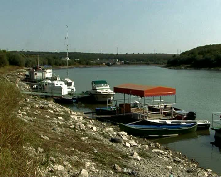 Problemele de pe Dunăre afectează planurile UE pentru artera de ...