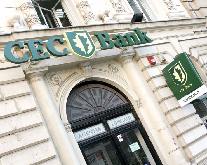 CEC Bank introduce tokenul sub formă de card bancar cu 12 butoane ...