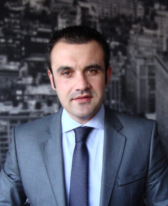 Boştină a recrutat un avocat specializat în drept bancar de la Muşat şi ...