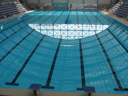 Vicepremierul Suciu a inaugurat şantierul bazinului olimpic de la Târgu ...