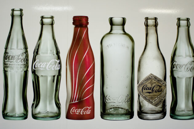 Apare o nouă sticlă de Coca-Cola. FOTO - Economica.net