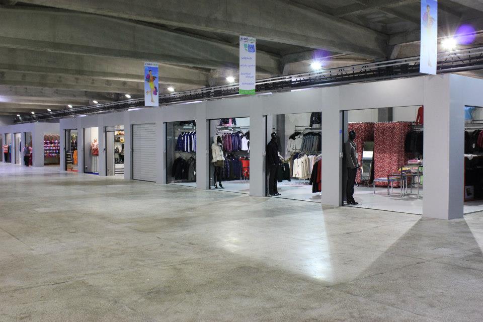 Un nou complex de magazine cu haine şi încălţăminte s-a deschis în ...