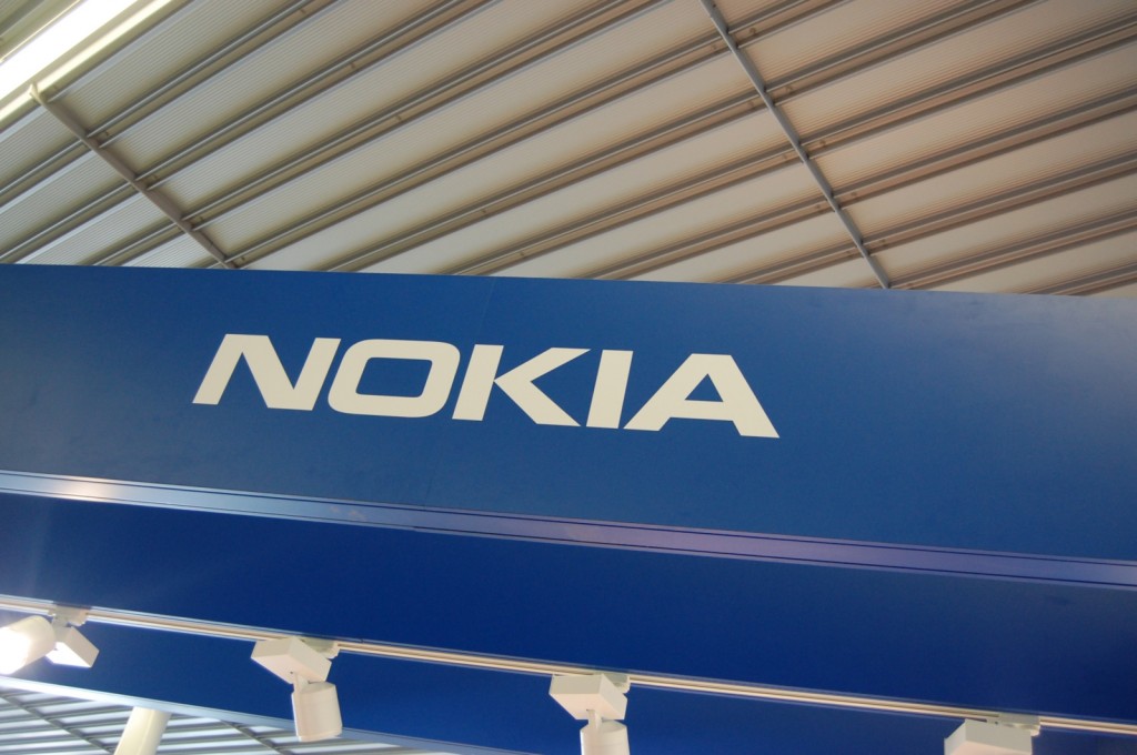 Cel mai important telefon Nokia apare pe 21 noiembrie - Economica.net
