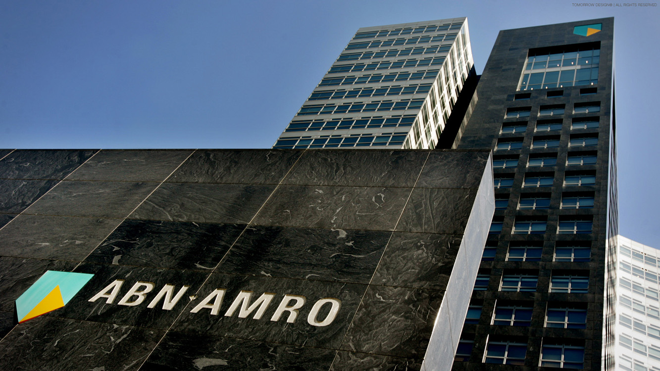 Fostul şef al ABM Amro Bank găsit mort în casă. Soţia şi fiica - la fel ...