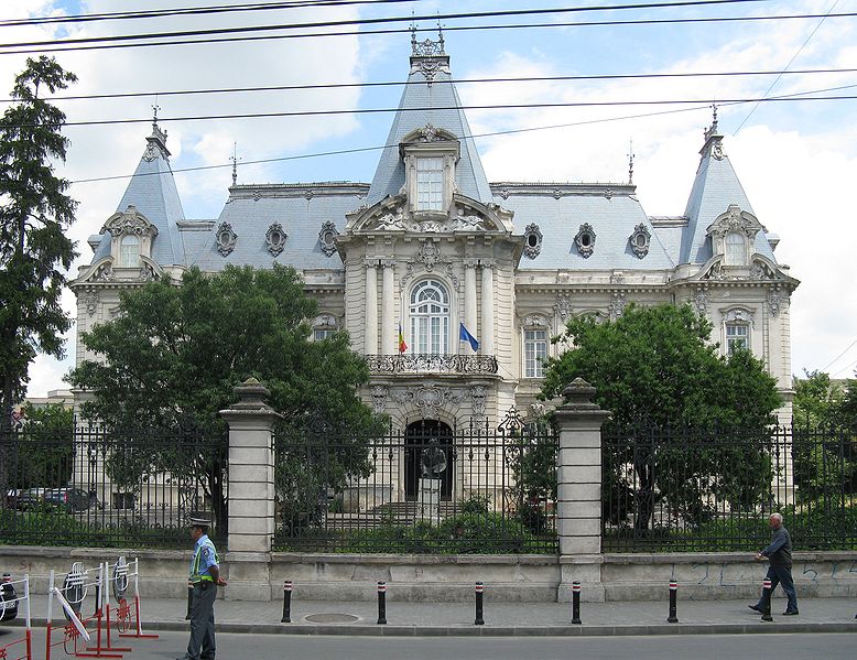 Palatul Jean Mihail, actualul Muzeu de Artă din Craiova, restaurat prin ...