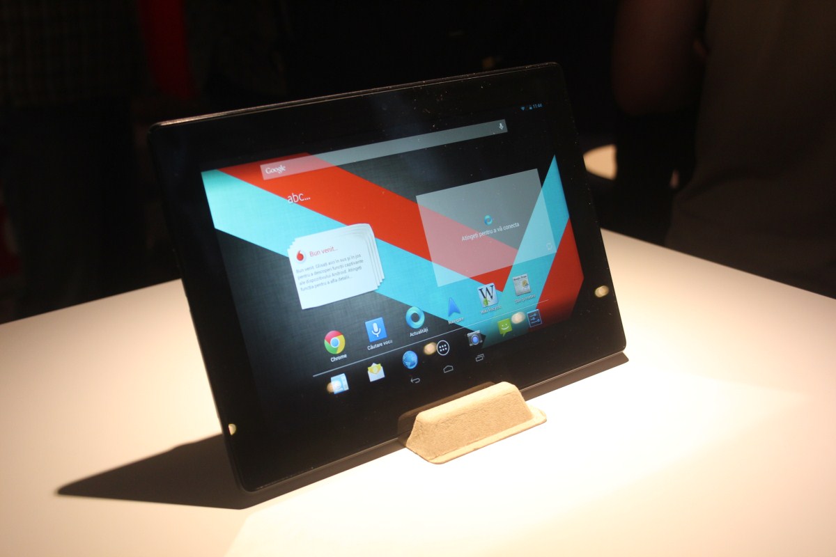 Vodafone România a lansat tableta Smart Tab III 10 produsă de Lenovo ...