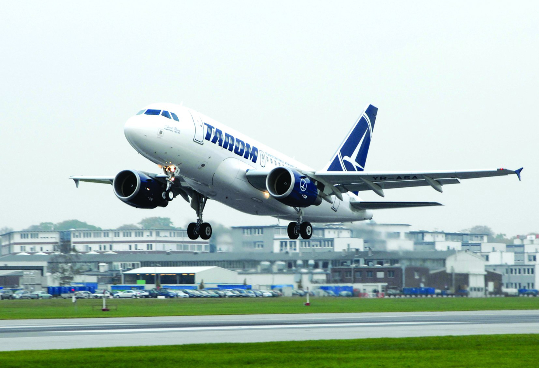 Tarom caută director general, financiar, de operaţiuni şi comercial ...
