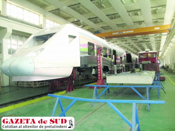 Trenul electric Hyperion a ieşit pe şine. FOTO - Economica.net