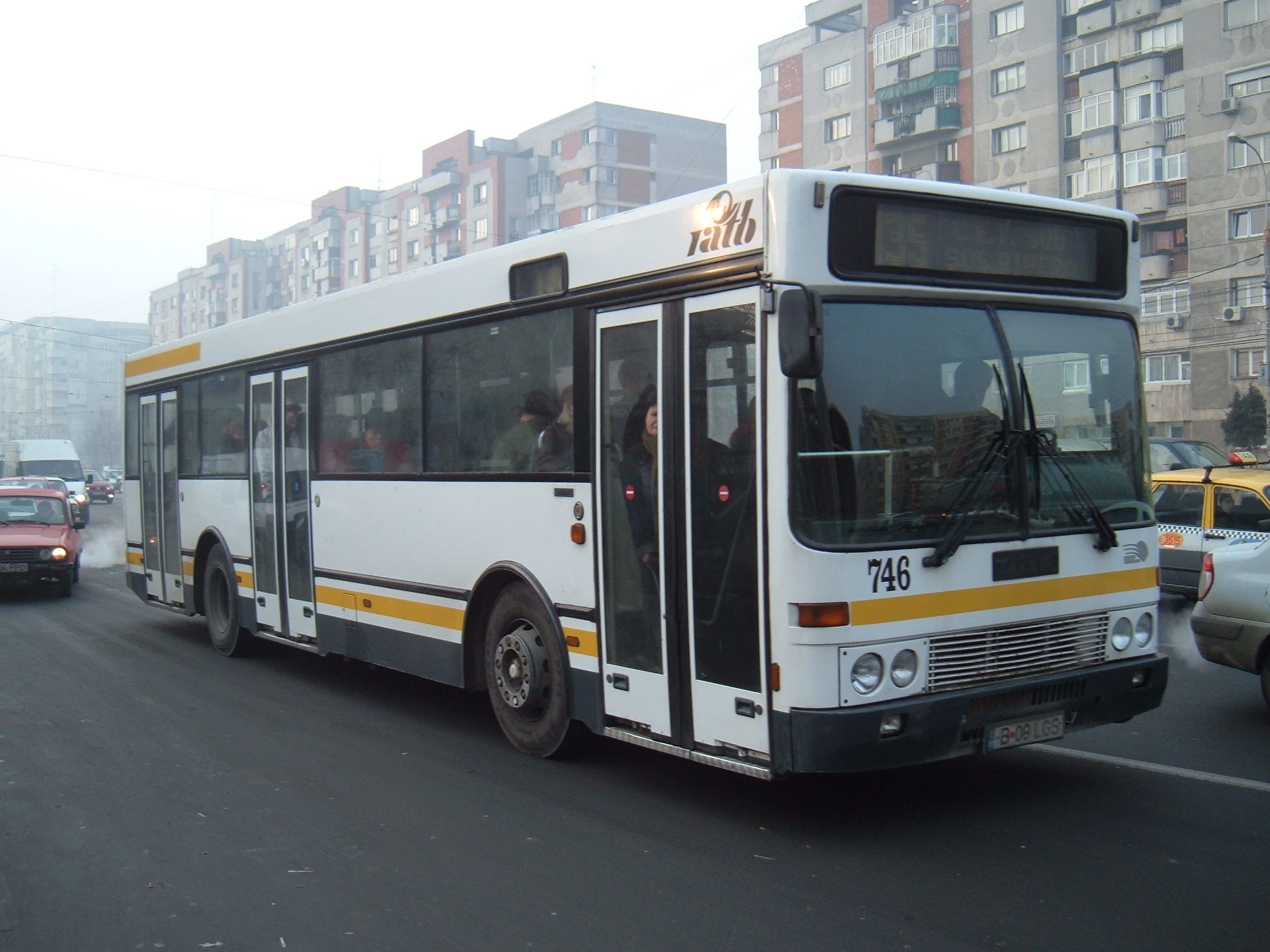 RATB modifică traseul liniei 135, din 8 noiembrie, din cauza ...