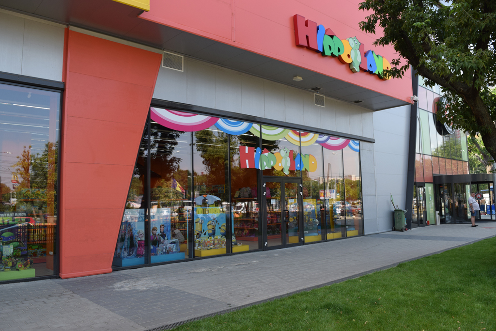 Cel mai mare retailer bulgar de articole pentru copii intră în România ...