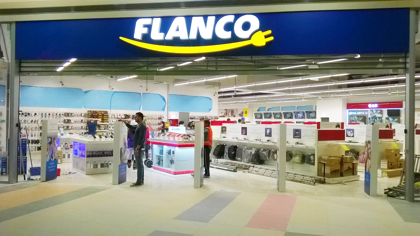 Flanco lansează propriul brand de telefoane. Costă cu până la 15% mai ...