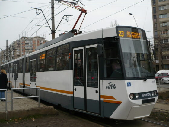 Metrorex şi RATB, program special de sărbători. Metroul, 16 linii RATB ...