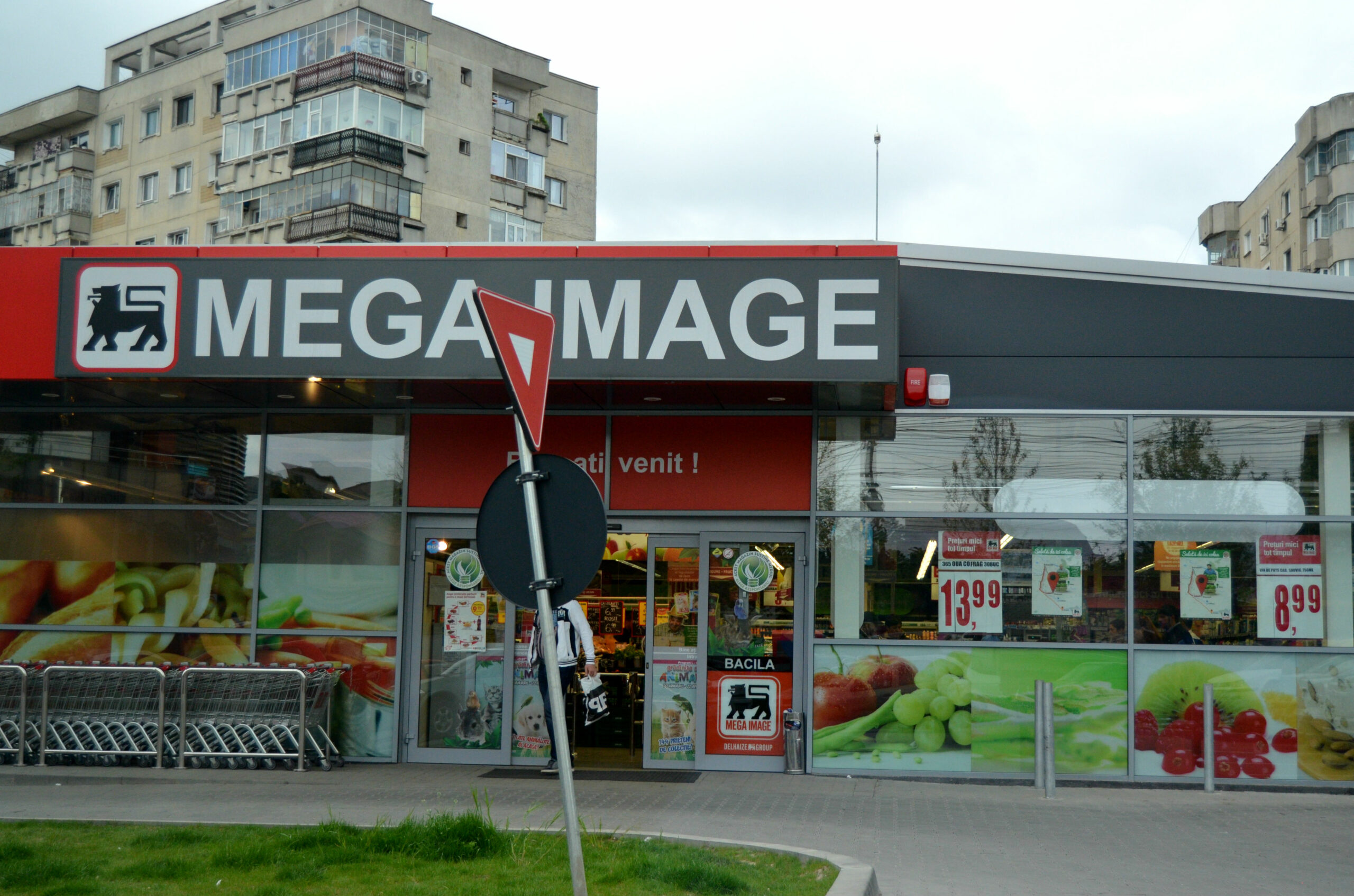 Mega Image a deschis două noi magazine în Bucureşti