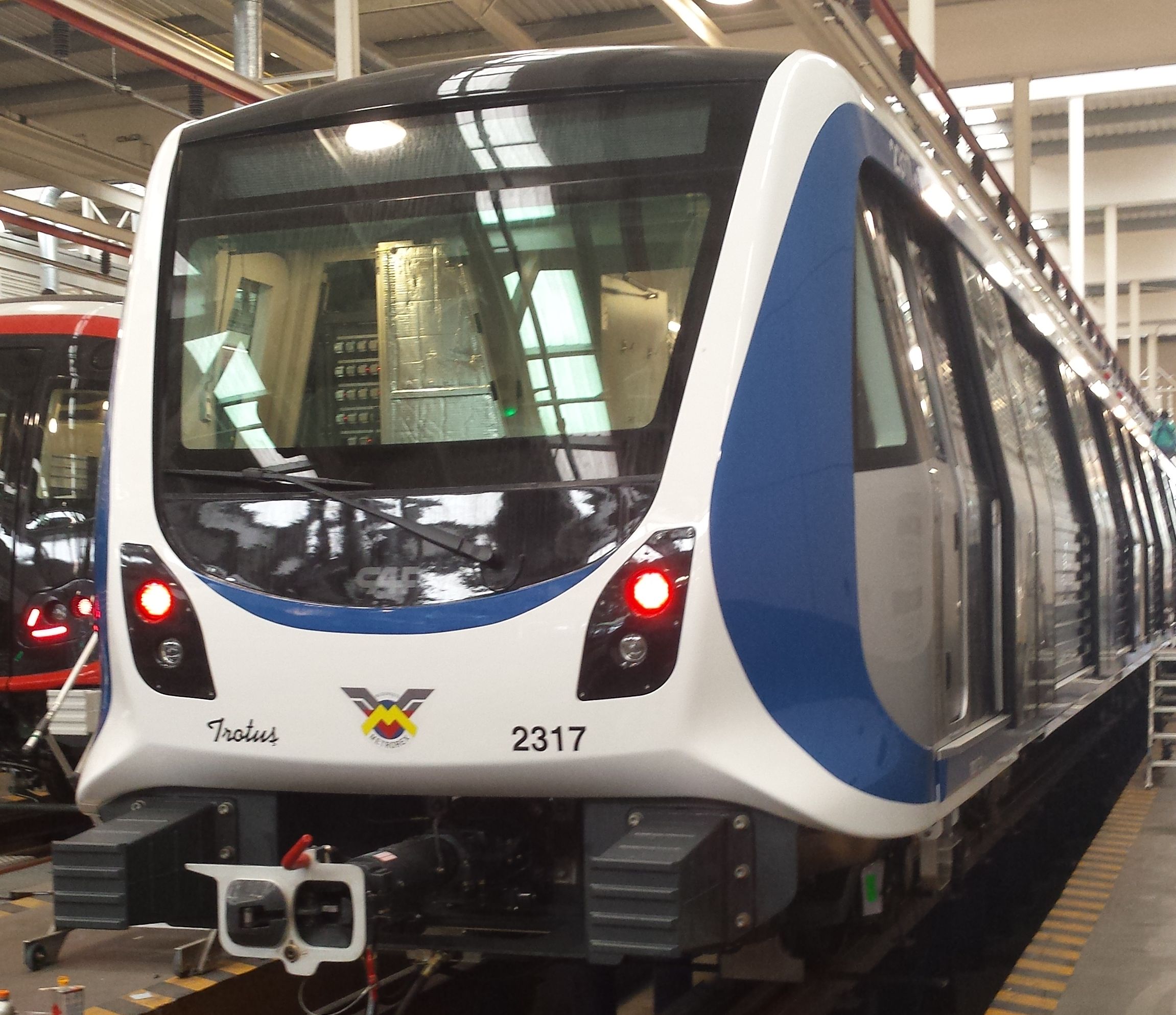 Metrorex pune în funcţiune două noi trenuri de metrou CAF. Spaniolii au ...