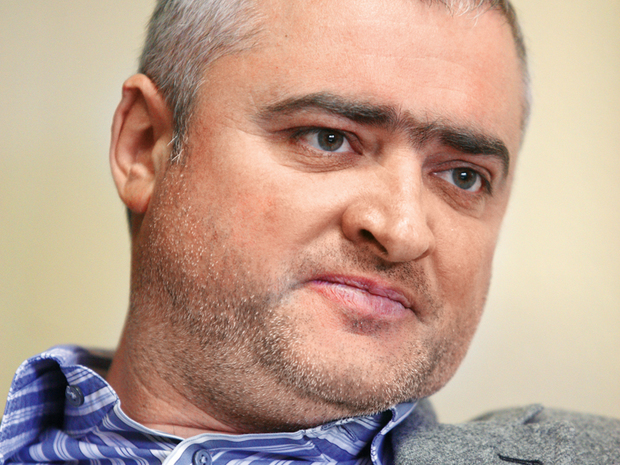 Ionuţ Pătrăhău va fi noul director al Băncii Carpatica. Fuziunea ...