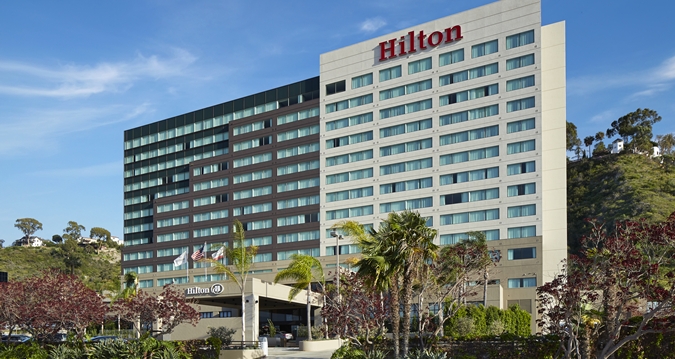 Lanţul de hoteluri Hilton concediază 22% dintre angajaţii din birouri ...