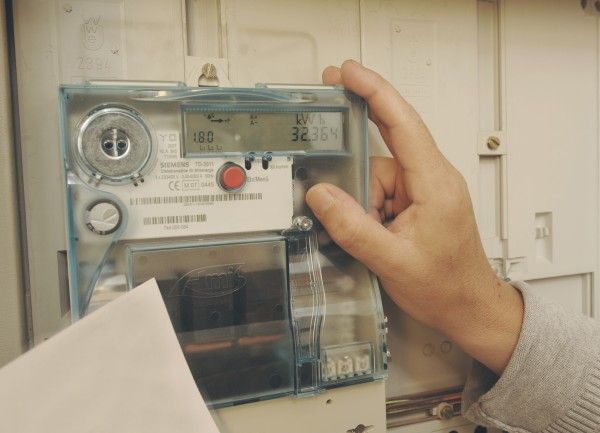 Montarea contorului inteligent de energie electrică e obligatorie. Cine ...