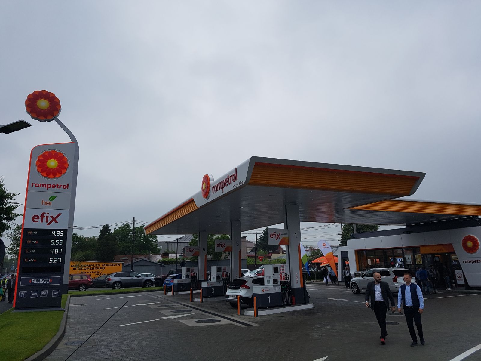 Rompetrol deschide prima staţie din reţeaua proprie cu încărcare ...