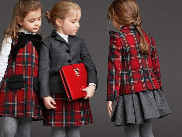 Ce trebuie să ştii când cumperi uniforma şcolară şi alte textile pentru ...