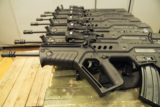 Fabrica de Arme Cugir ar putea produce o nouă armă de asalt. Compania ...