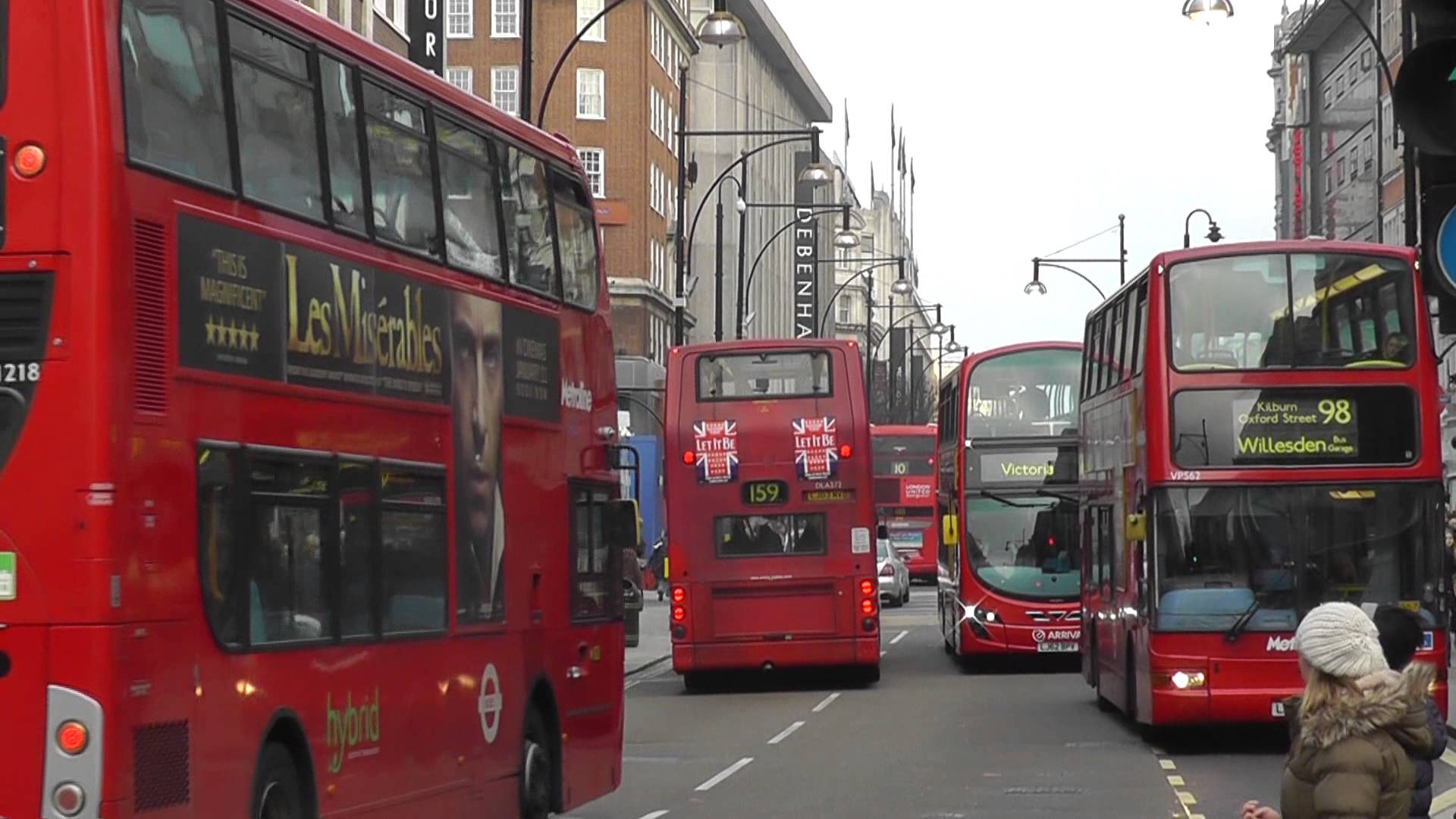 Londra va introduce prima flotă de autobuze double-decker alimentate cu ...