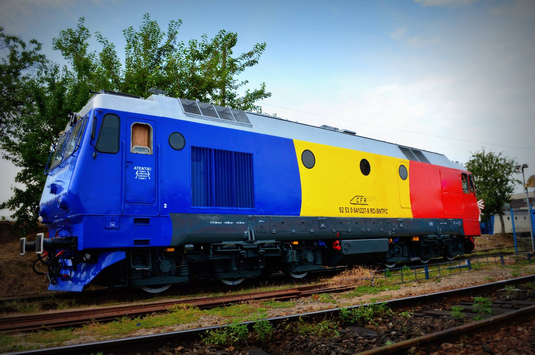 Locomotivele CFR Călători vor merge cu motorină de la Petromidia