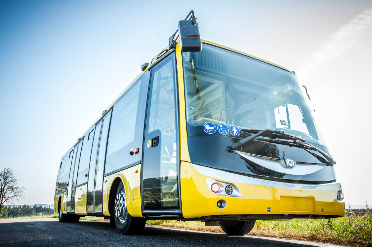 Primul oraş din România care cumpără autobuze electrice cu bani europeni. A semnat contractul ...