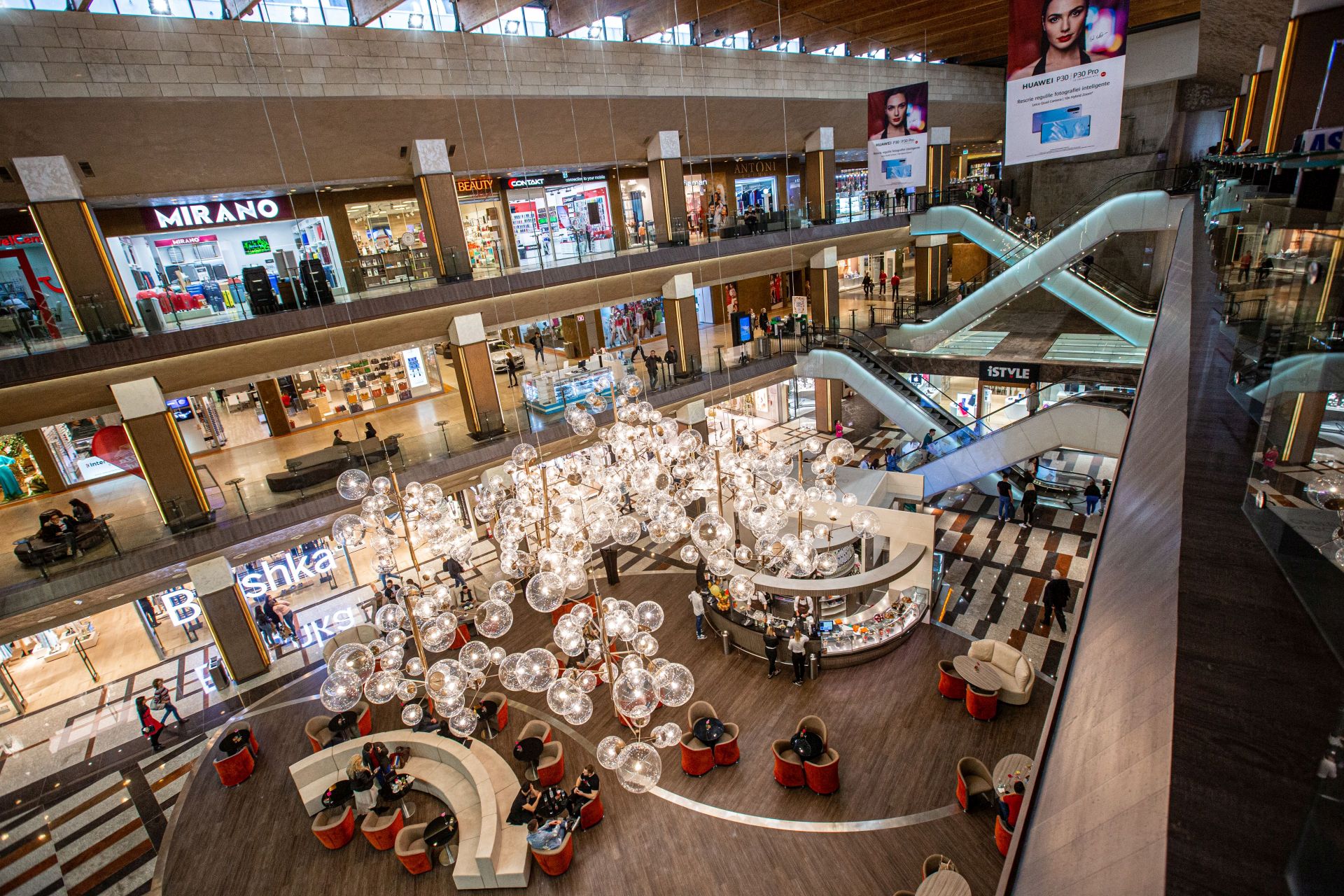 Gabriela Firea cere închiderea food court-urilor din malluri şi va ...