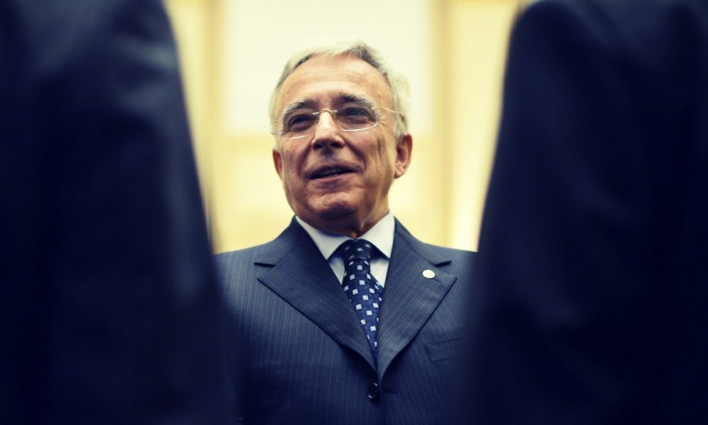 Începe procesul guvernatorului BNR, Mugur Isărescu - Economica.net