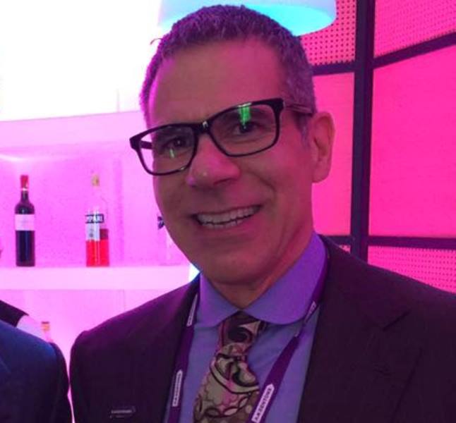 Casa de avocatură Dentons l-a numit pe Perry Zizzi şeful ...