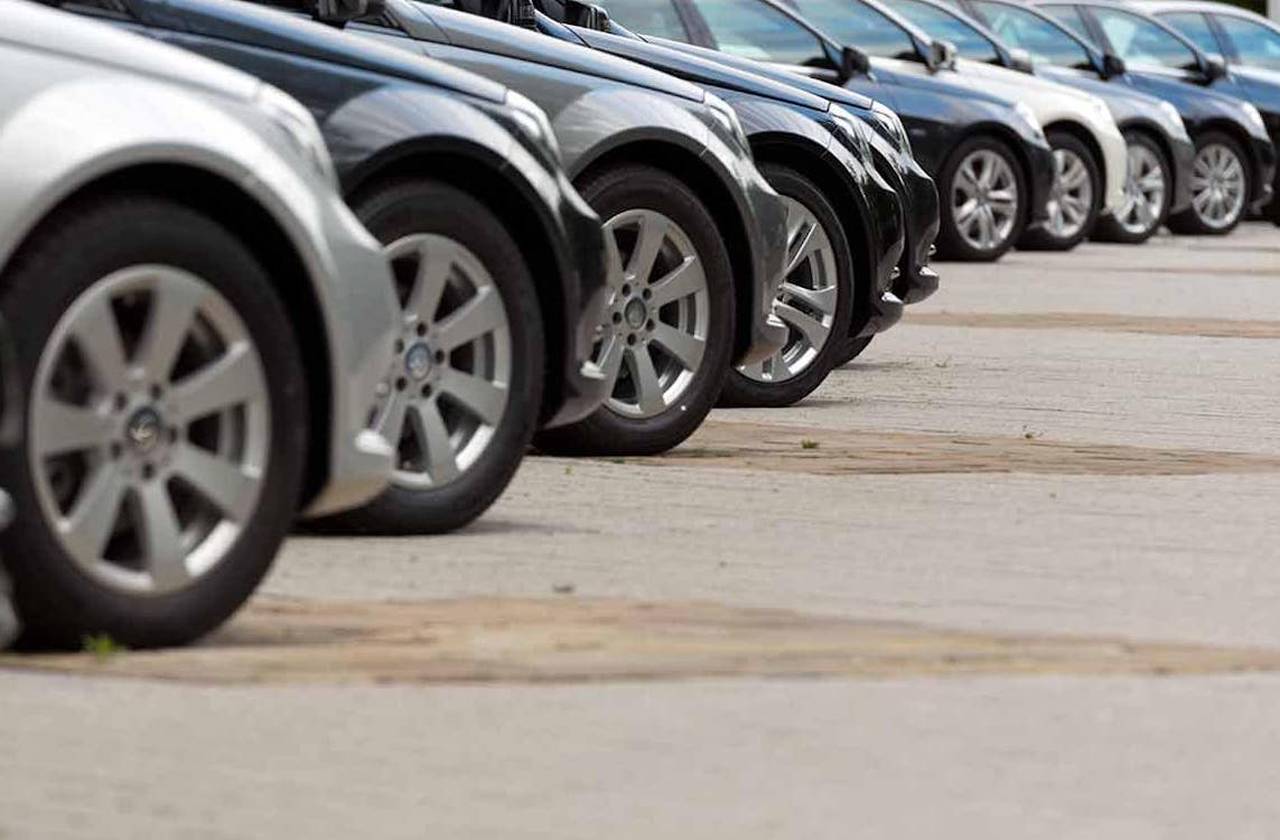 Creștere cu doar 0,7% a vânzărilor de autoturisme şi vehicule ...