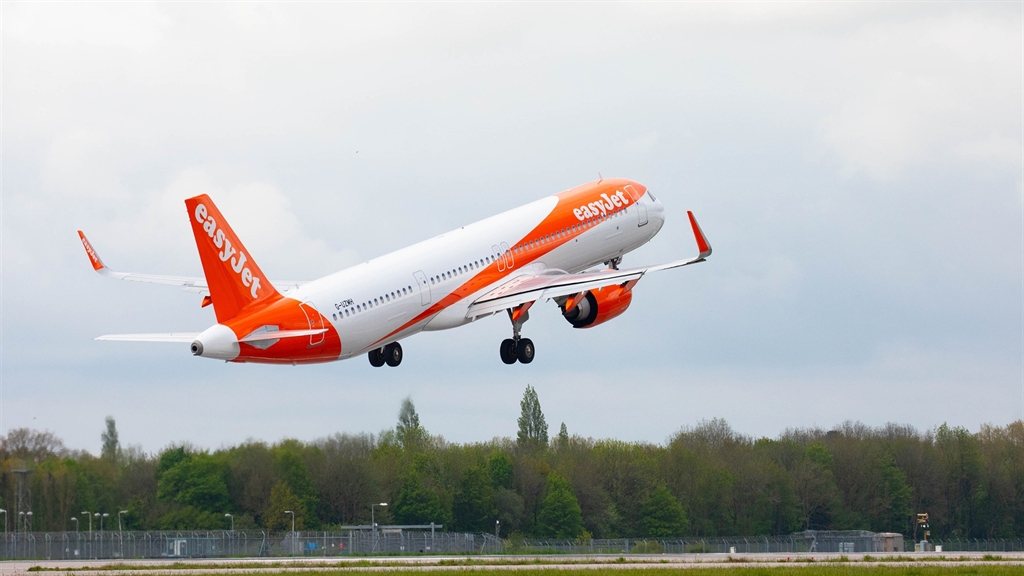 Al treilea eșec pentru EasyJet în România. Compania low-cost a renunțat ...