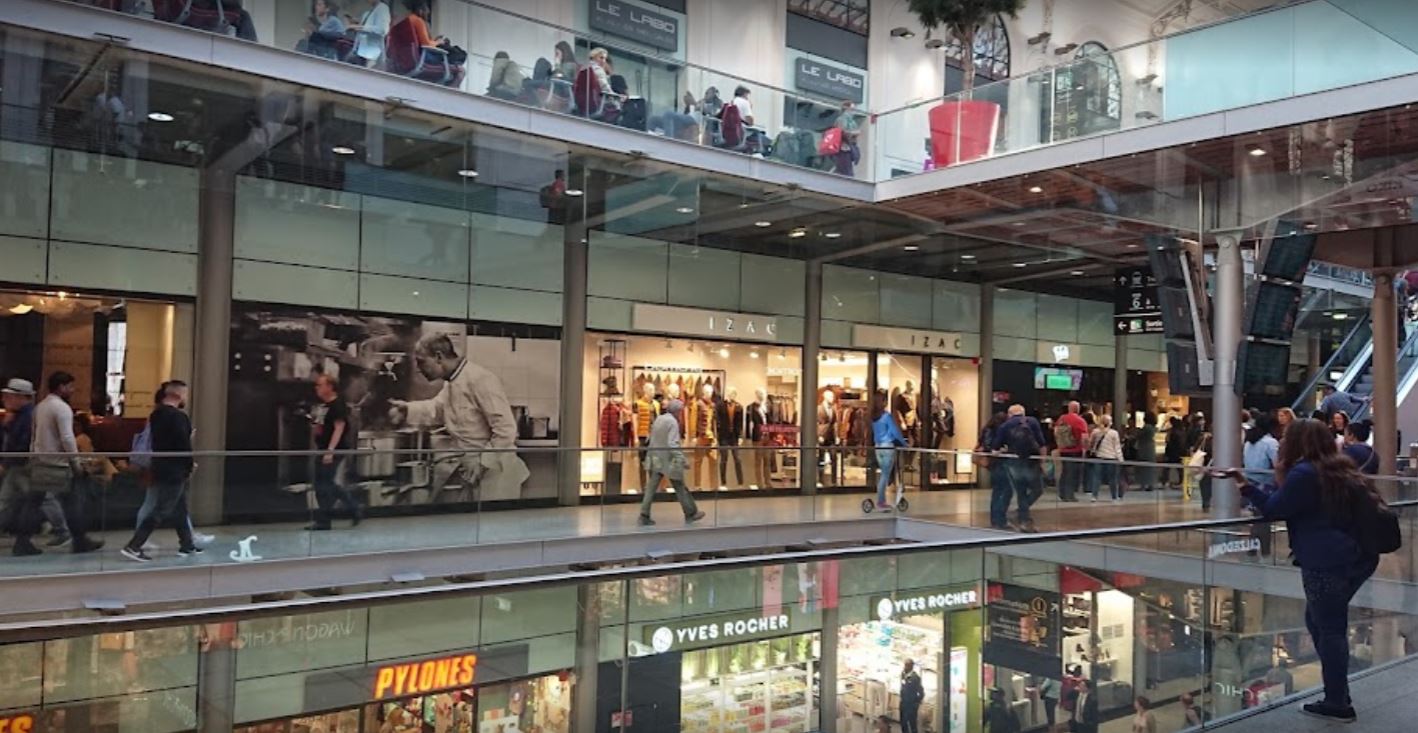 Certificatul COVID obligatoriu în mallurile din Paris şi în cele din ...