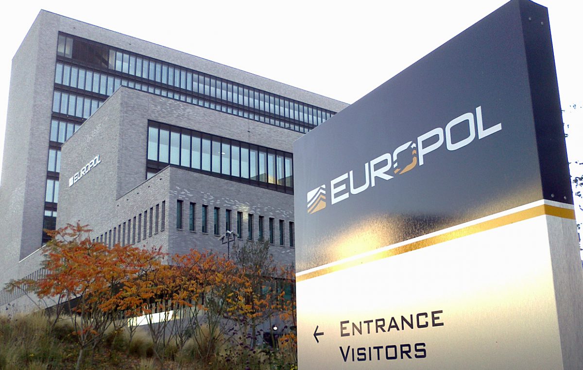 Europol va putea obţine informaţii de la parteneri privaţi şi va ...