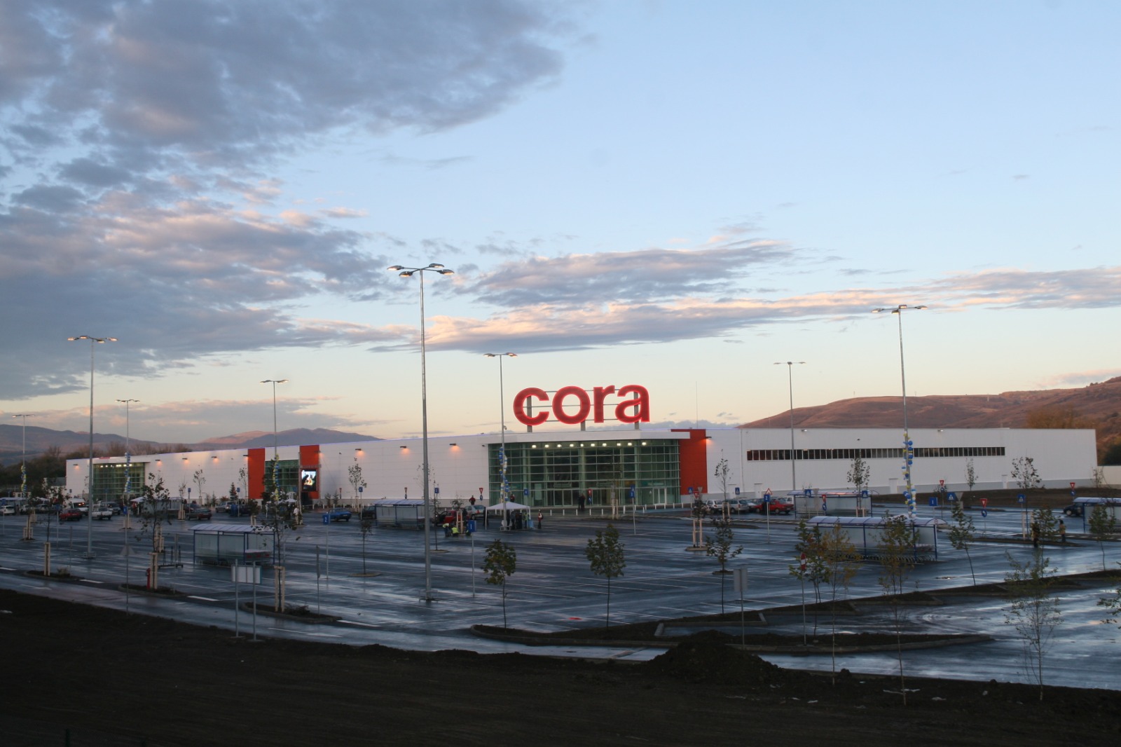 Investiție de jumătate de milion de euro la cora, în magazinul virtual ...