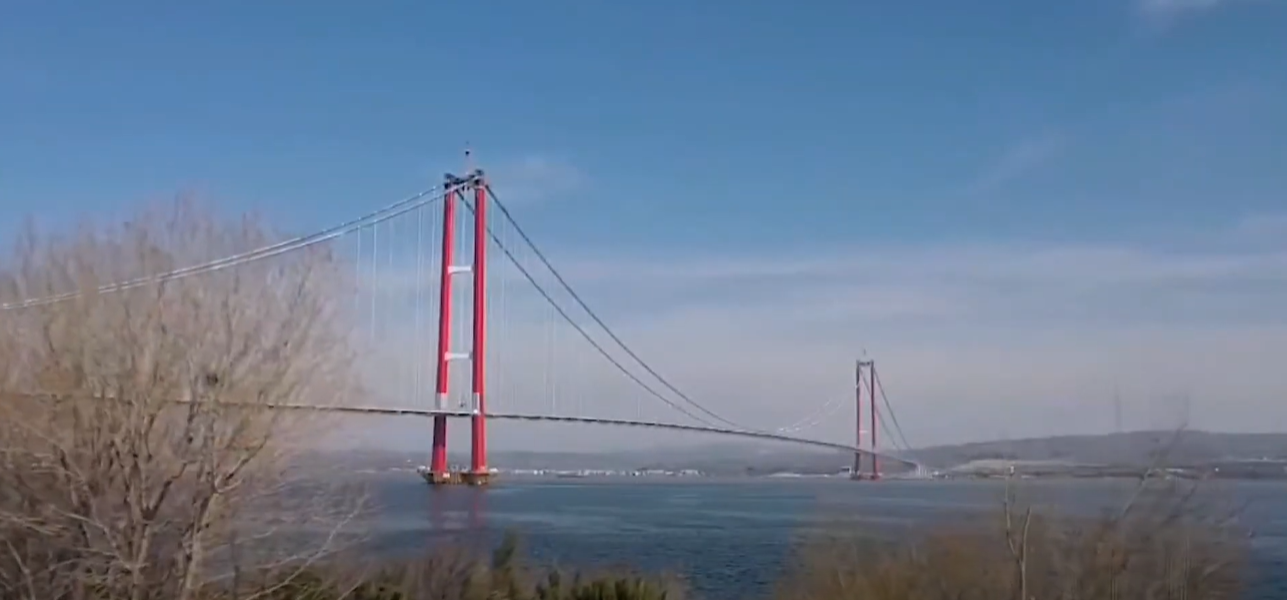 Turcia a inaugurat vineri cel mai lung pod suspendat din lume, peste ...