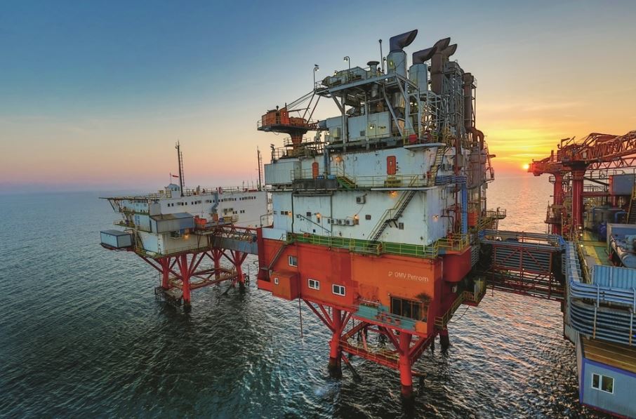 Petrom și Total au primit o extindere cu doi ani a licenței pentru ...
