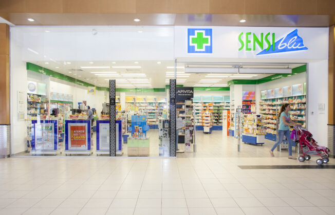 Sensiblu SRL, firma care operează farmaciile Sensiblu, Dr. Max şi două ...