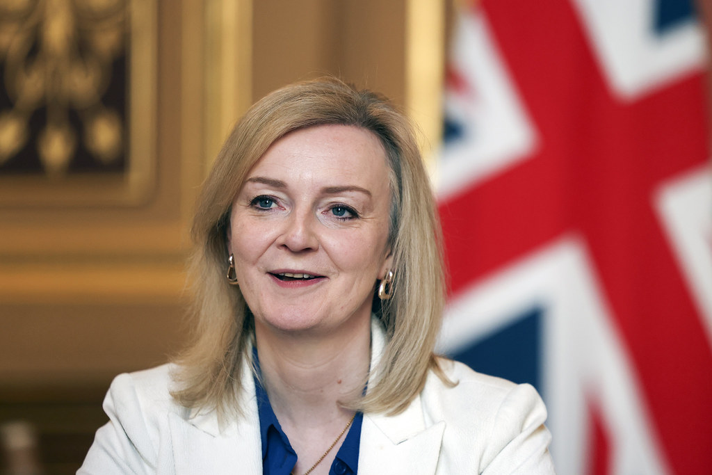 Liz Truss: Londra promite ajutorul său militar Ucrainei până la ...