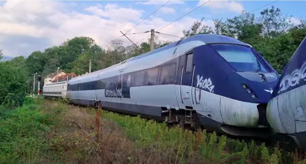 Încă nouă trenuri diesel IC2 din Danemarca au ajuns în România (VIDEO ...