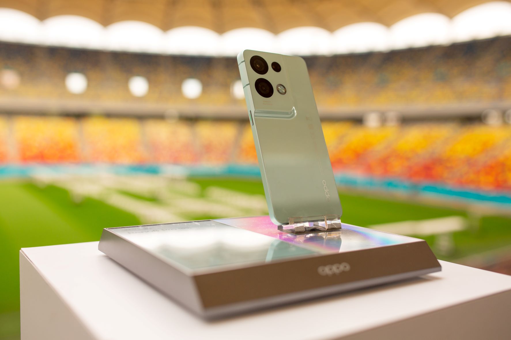 OPPO lansează noul telefon Reno8 Pro 5G în România - Economica.net