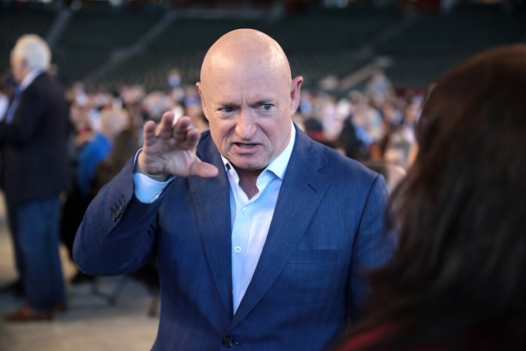Victorie foarte importantă pentru democrații americani. Senatorul Mark ...