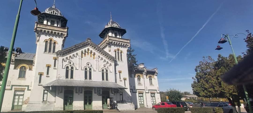 Gara Curtea de Argeș: Două oferte pentru restaurarea clădirii monument ...