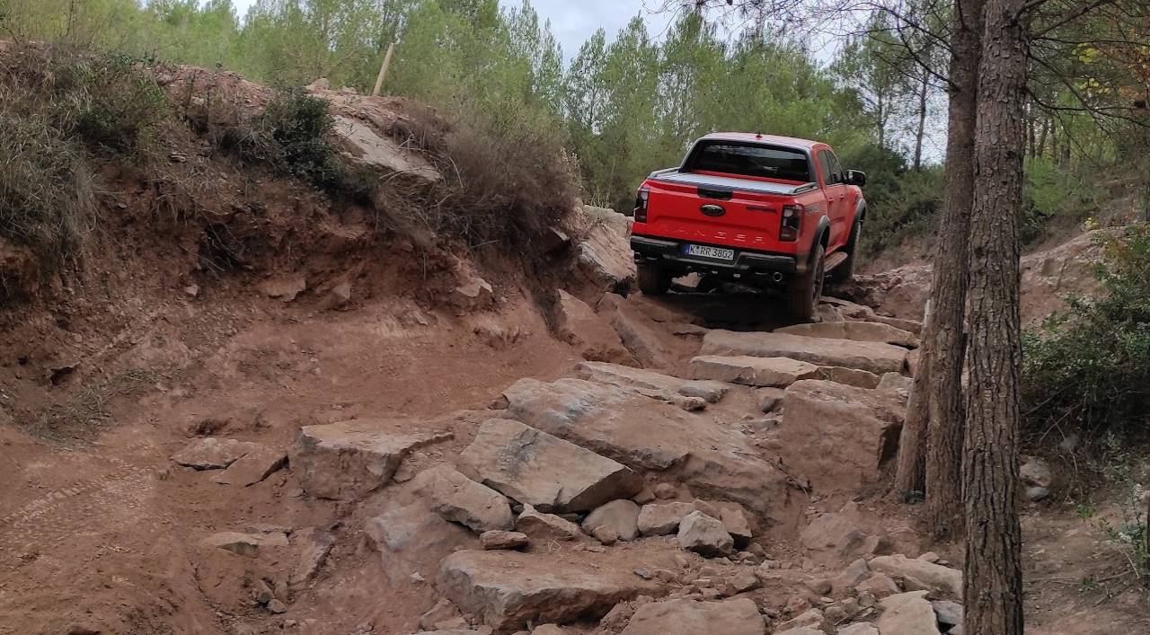 Test Ford Ranger Raptor - Un pick-up fără limite - Economica.net