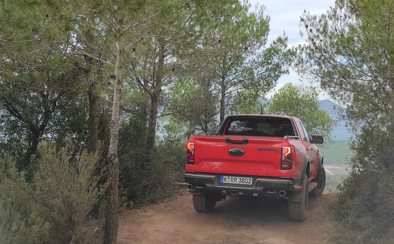 Test Ford Ranger Raptor - Un pick-up fără limite - Economica.net