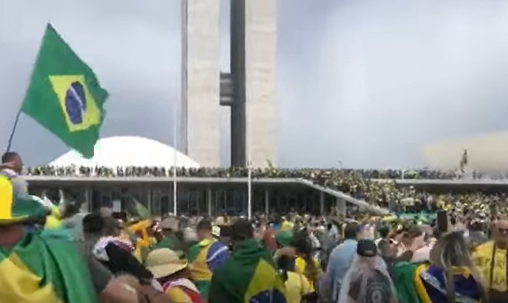 Brazilia va publica online prima sa Constituție tradusă într-o limbă ...