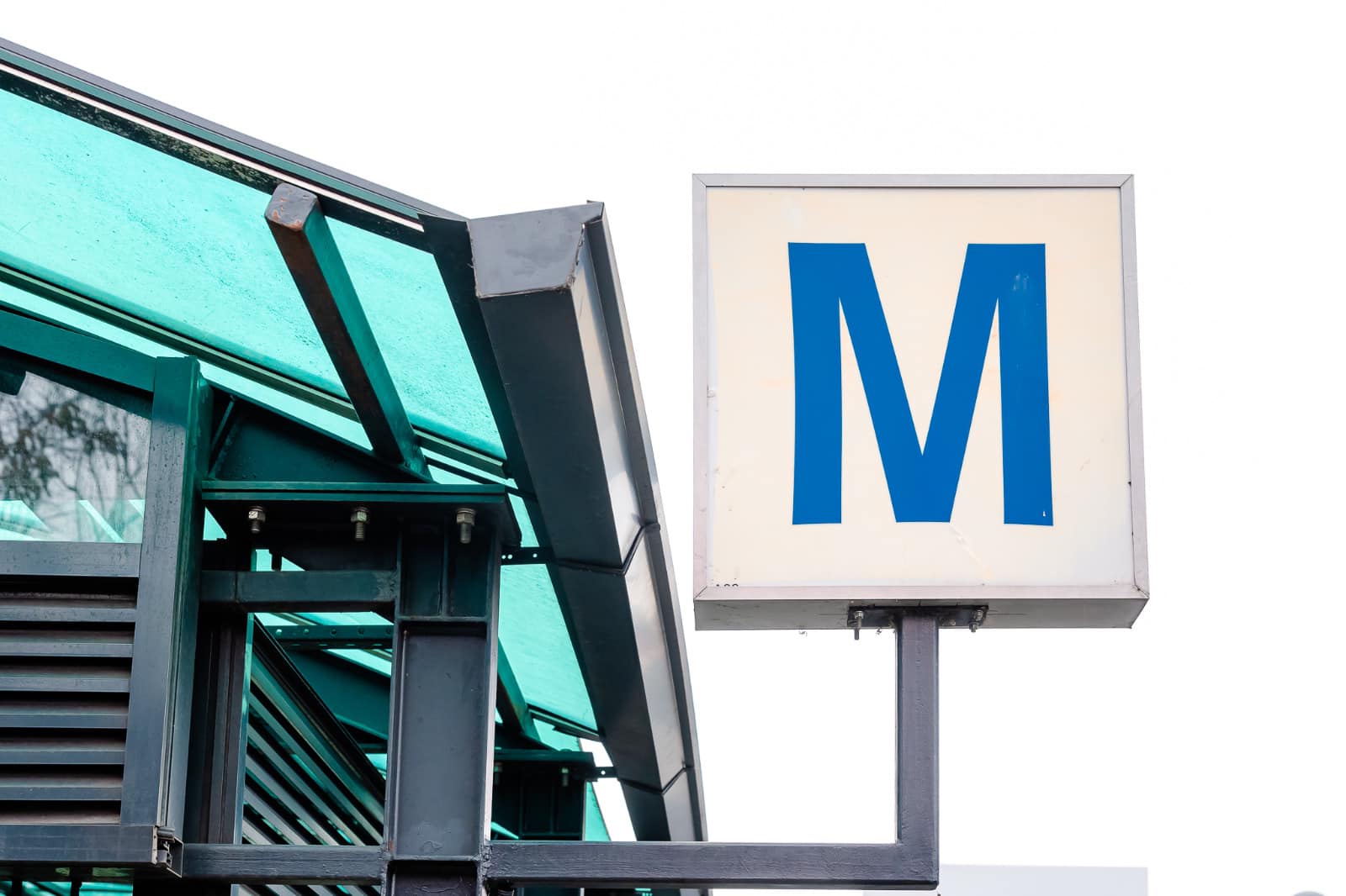 Metrorex caută să cumpere energie electrică pe un an, neacoperit ...