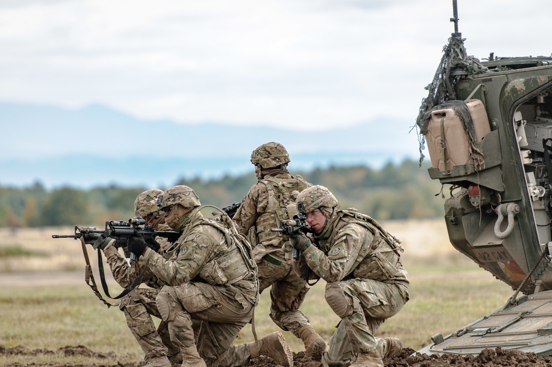 Polonia: Trupe NATO vor traversa fluviul Vistula în cadrul exerciţiilor ...