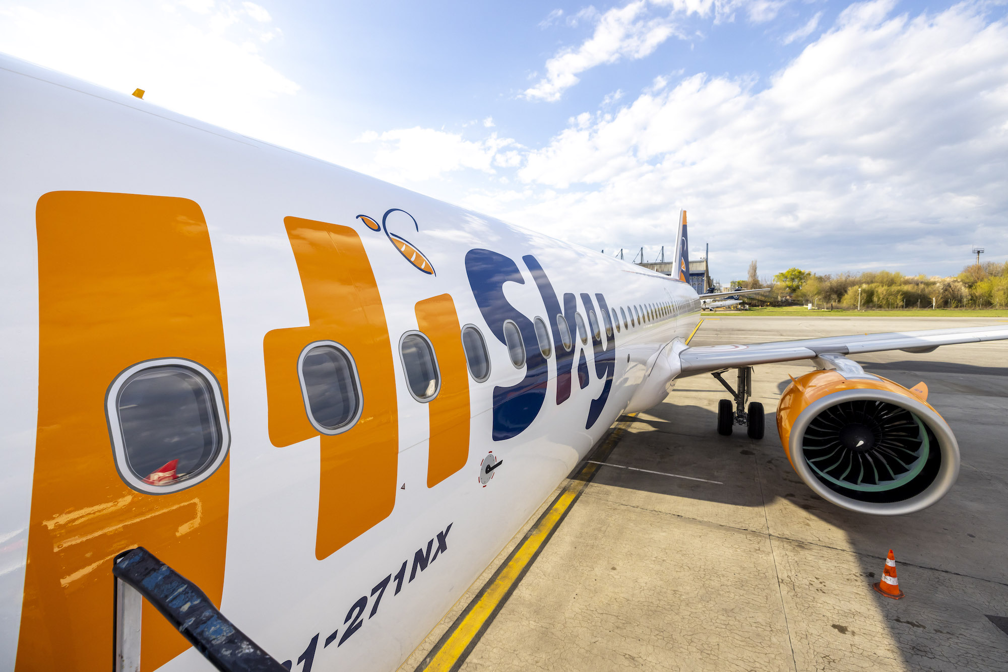 HiSky intră în locul TAROM pe ruta București-Barcelona și lansează ...